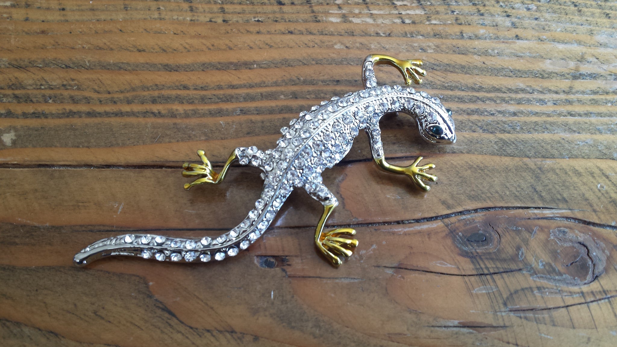 Gecko Lizard Crystal Lapel Pin – GentlemanJoe